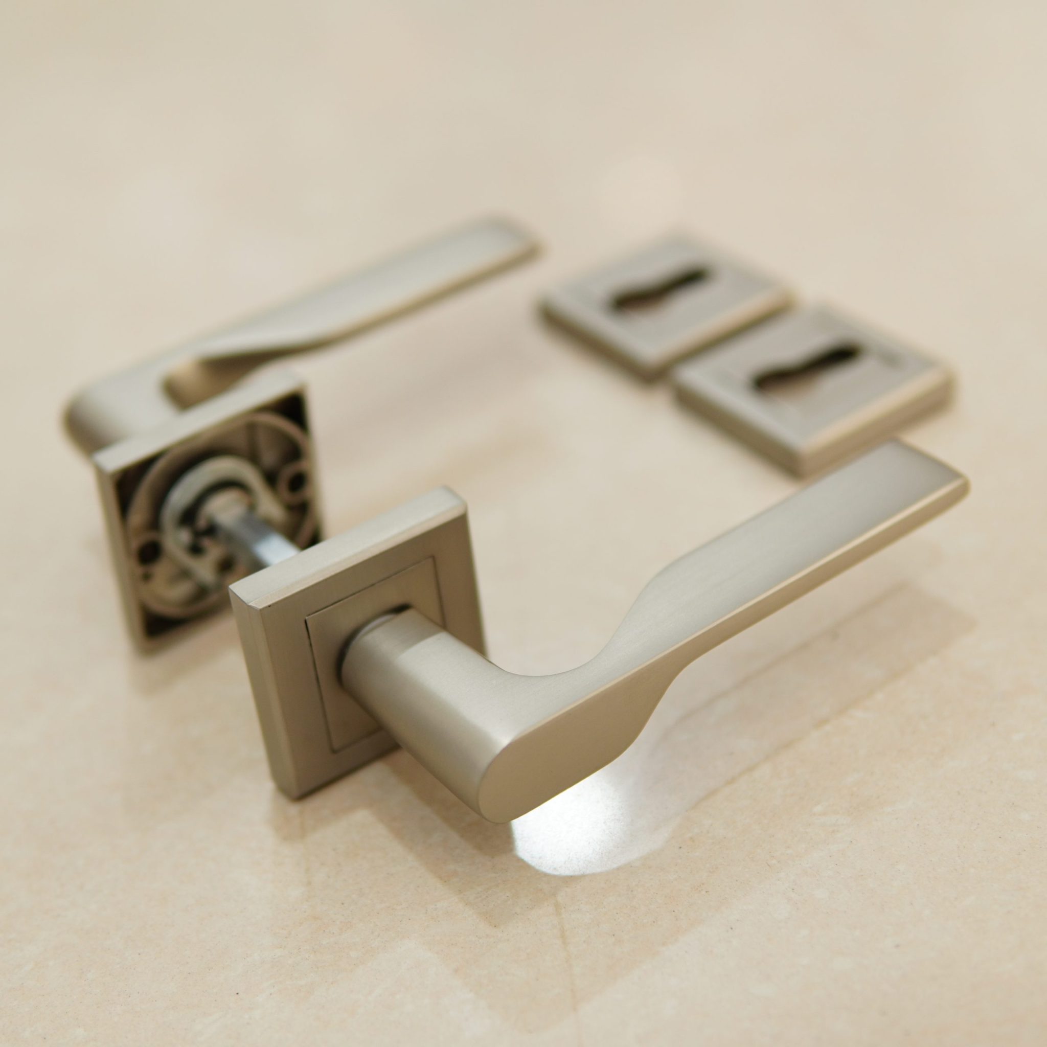 Premium Aluminium Door Handle With Rosette Design | Durable & Stylish ...